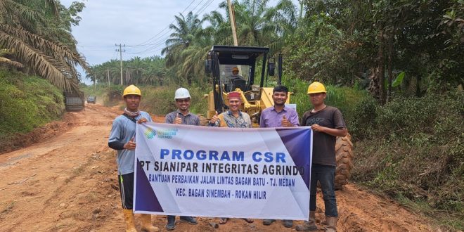 PT SIA Jalankan Program CSR Bantuan Perbaikan Jalan - Pekanbaru Pos