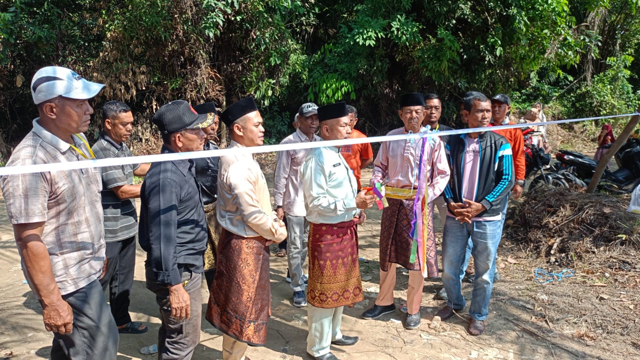 Pemotongan Pita Resmikan Pemindahan Pasar Sabtu Sungai Pinang Ke Lokasi ...
