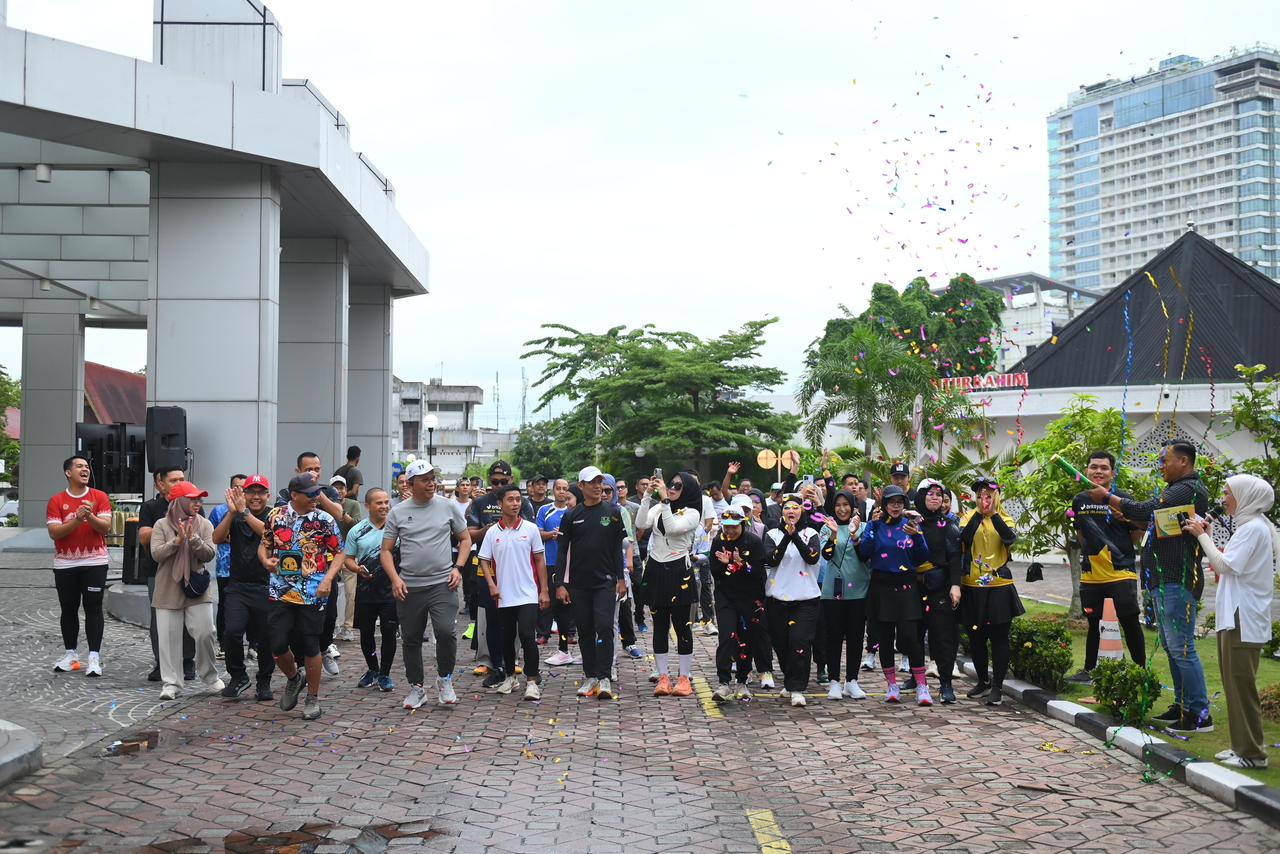 Olahraga Sekaligus Berdonasi, 251 Pegawai BRKS Selesaikan Tantangan ...